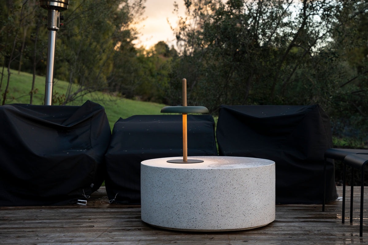 Nivel Lampe de Table Pablo Lighting – Au Courant Lighting